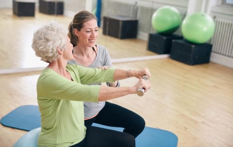 7 Good Arm Strength Exercises for Seniors